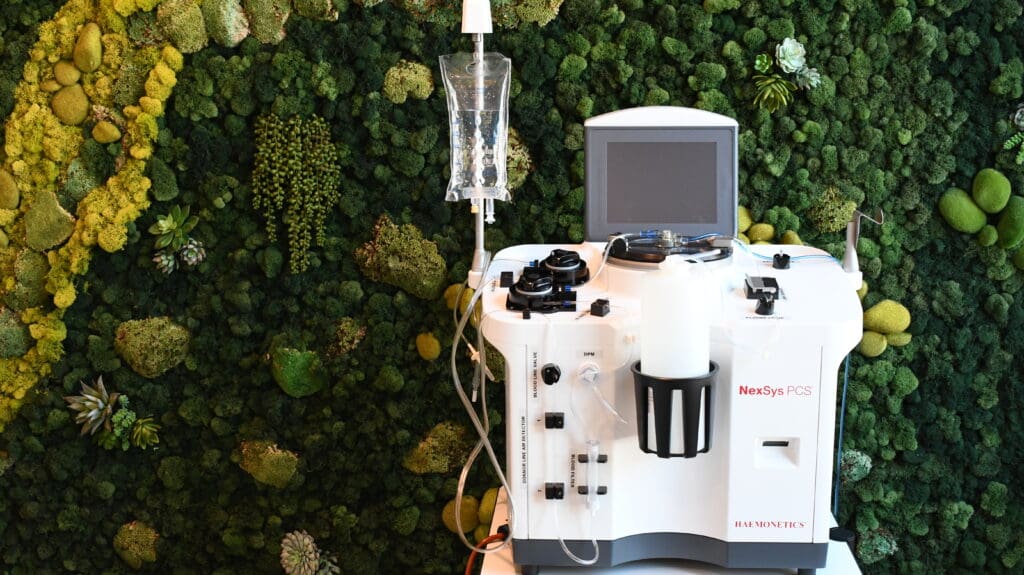 Plasmapheresis: A New Study Highlights Anti-Aging Potential - PUR-FORM